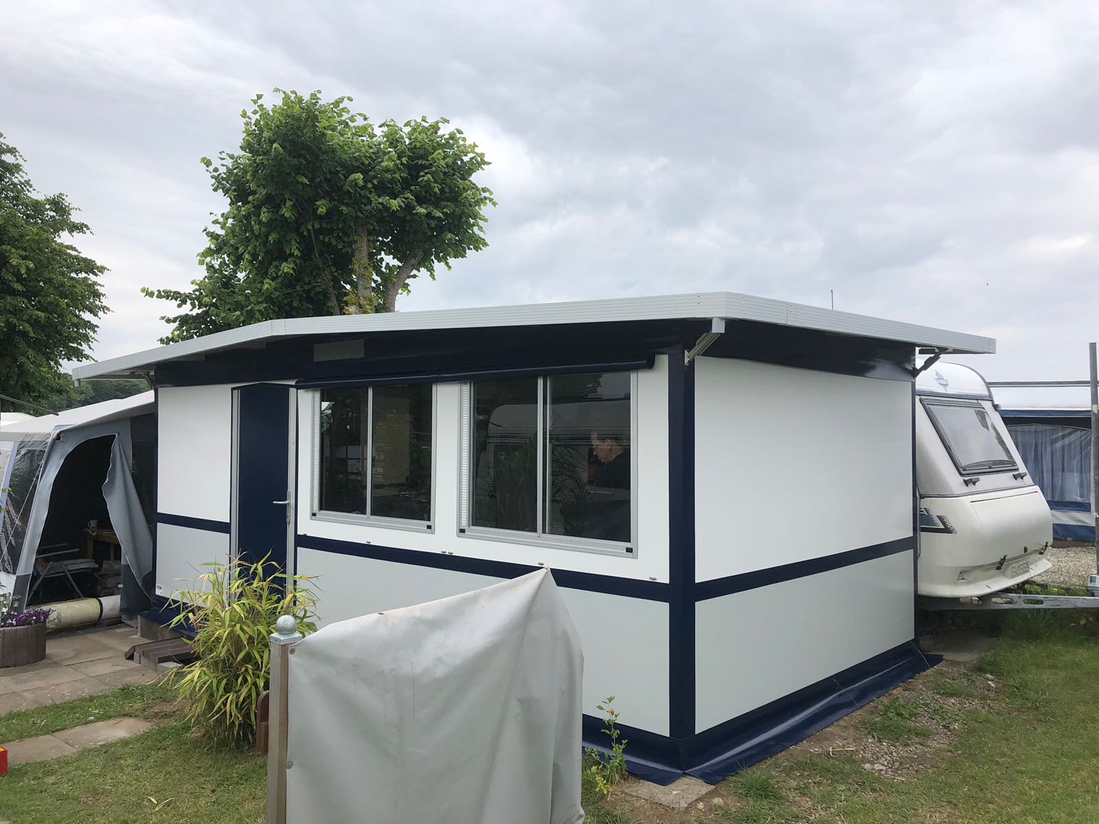 Wohnwagen Vorzelte | Außenansicht